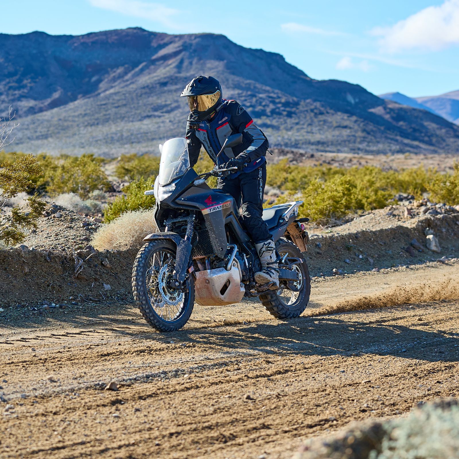 SHOEI Hornet X2 – SHOEI® Helmets USA