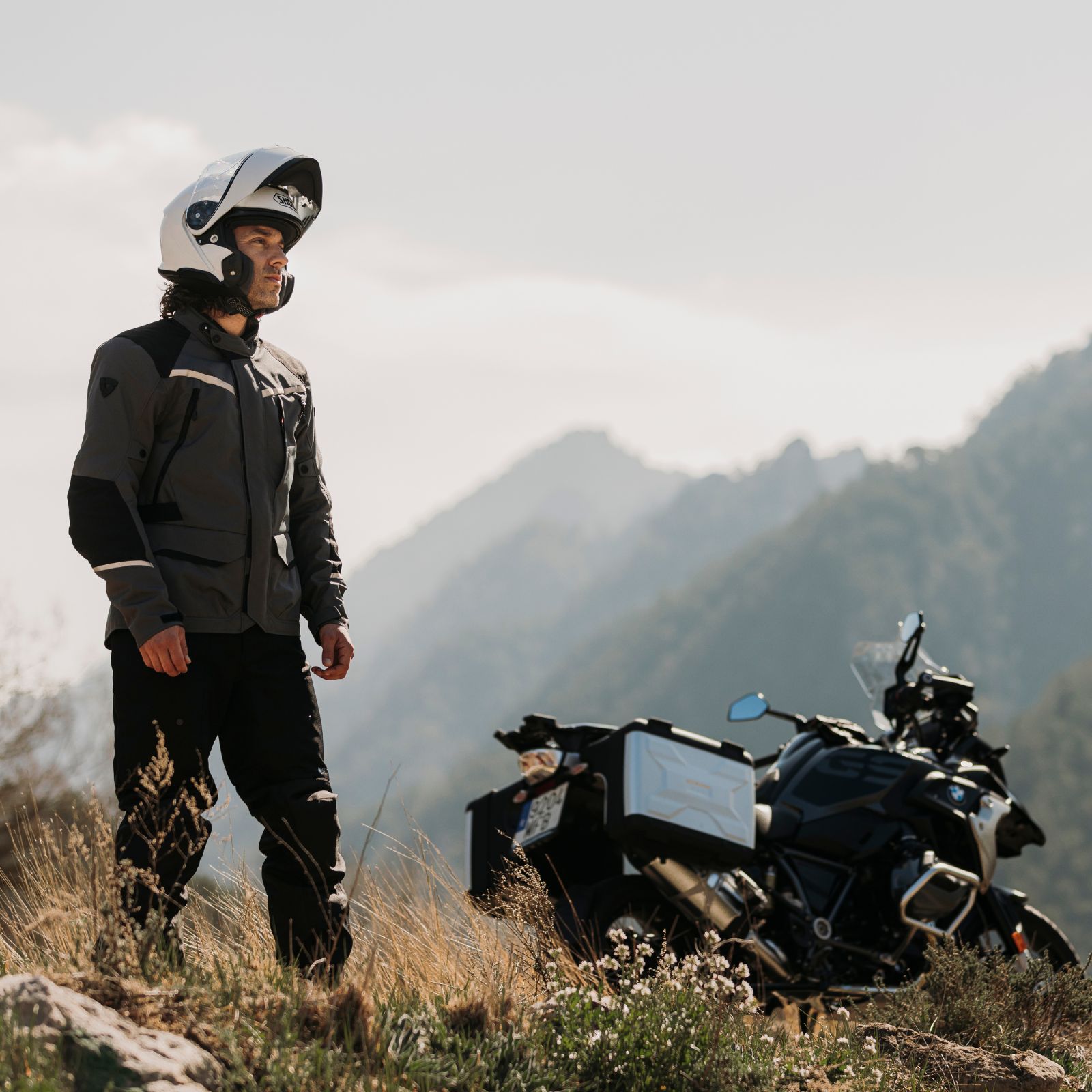 SHOEI Neotec 3 – SHOEI® Helmets USA