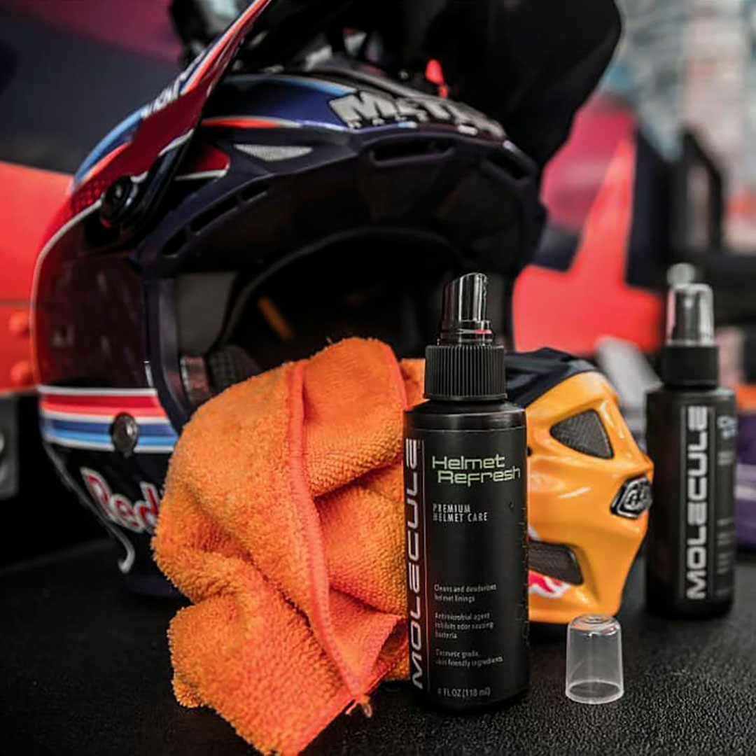 Molecule Helmet Refresh 4 oz Sprayer - Helmet House