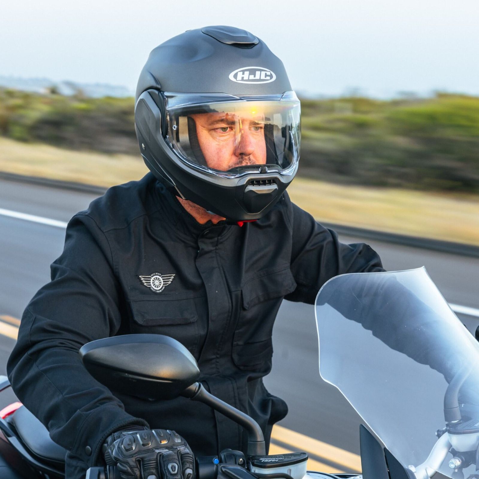 HJC F100 - Helmet House