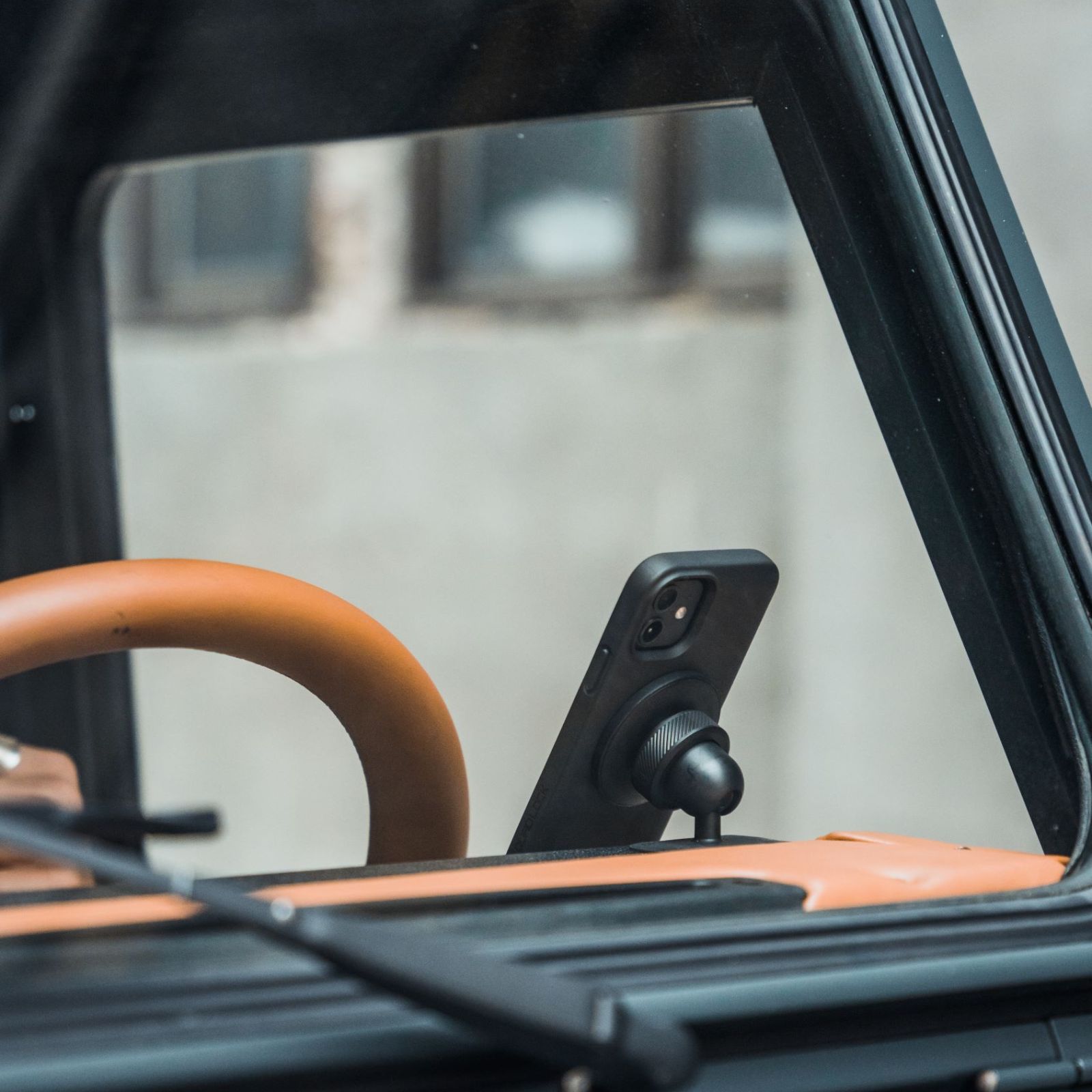 MAG Wireless Charging Head - Helmet House