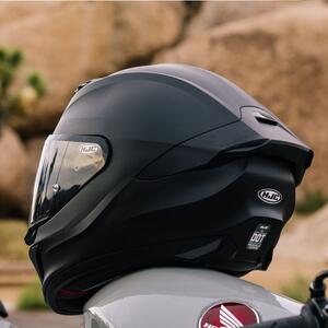 HJC i11 - Helmet House