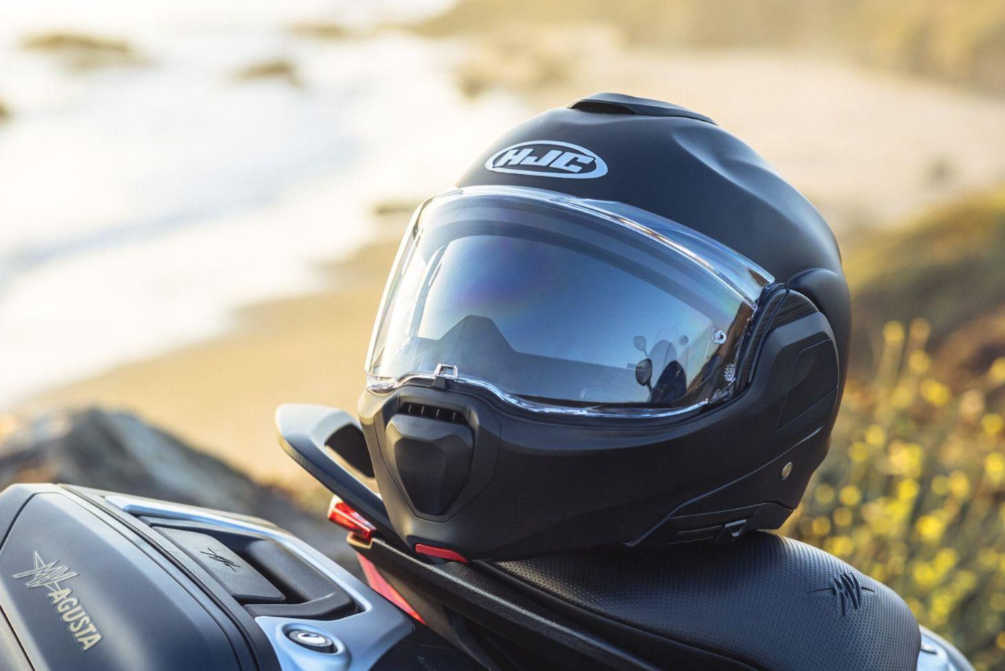 HJC F100 Carbon - Helmet House