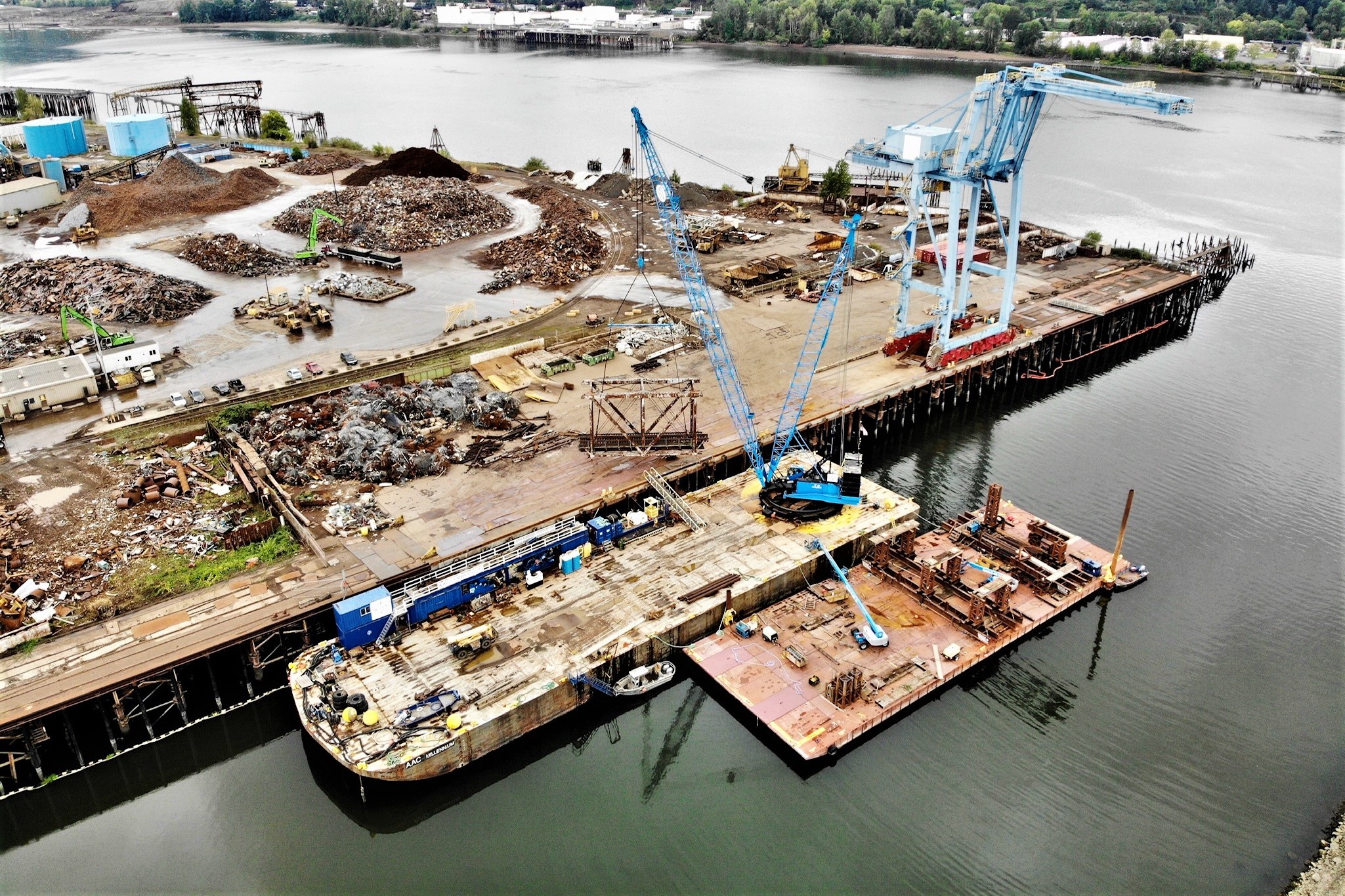 Cranes & Derrick Barges | Conventional Ringer Cranes